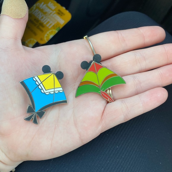 Disney | Accessories | Disney Kite Pins Peter Pan And Alice In ...